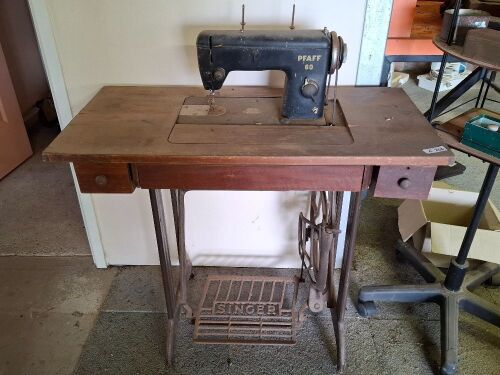 Pfaff 60 Sewing Machine with Singer Foot Pedal Base
