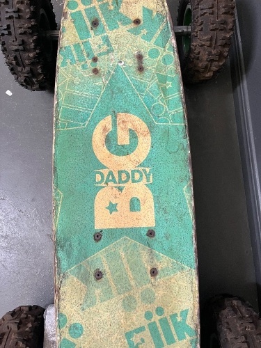 Electric skateboard designed by Fiilk