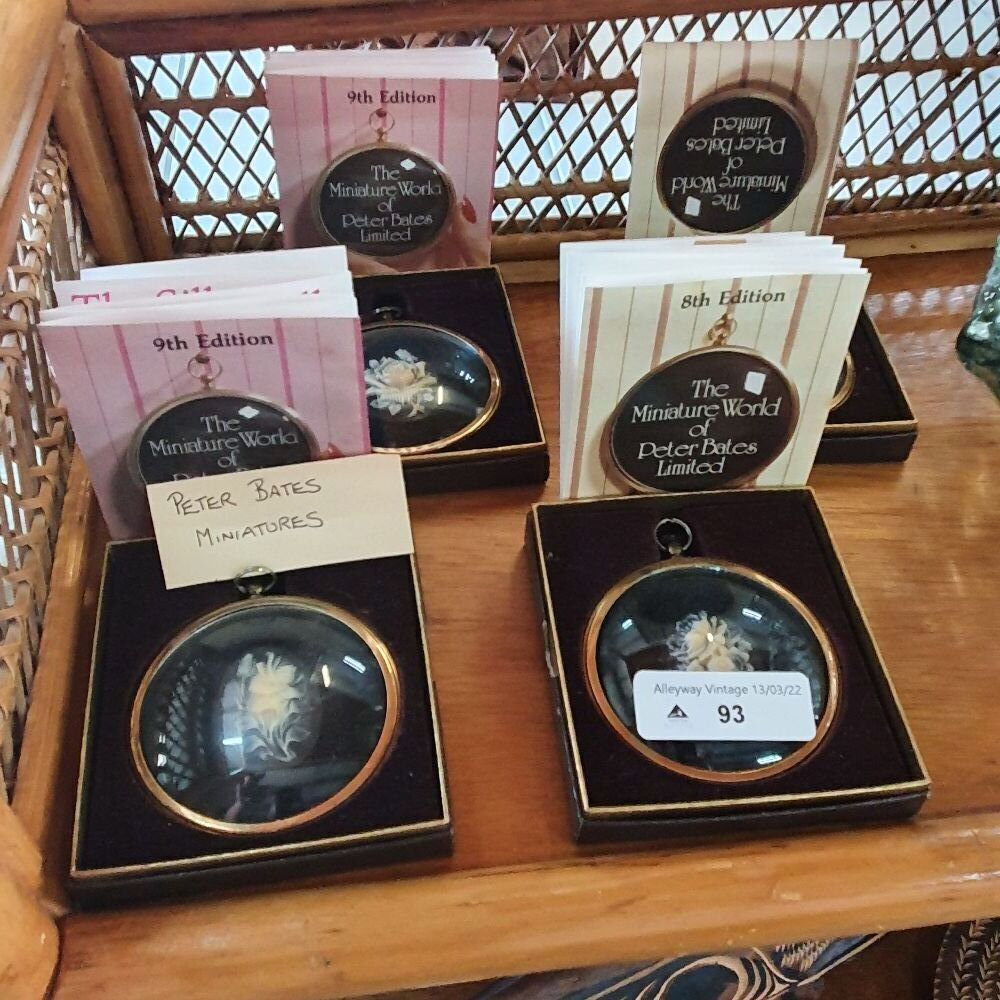 4 x Boxed Peter Bates Miniature Cameo Flowers