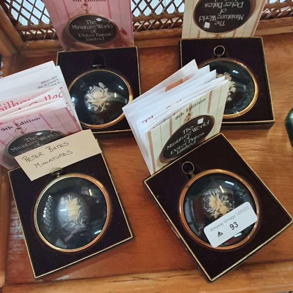4 x Boxed Peter Bates Miniature Cameo Flowers