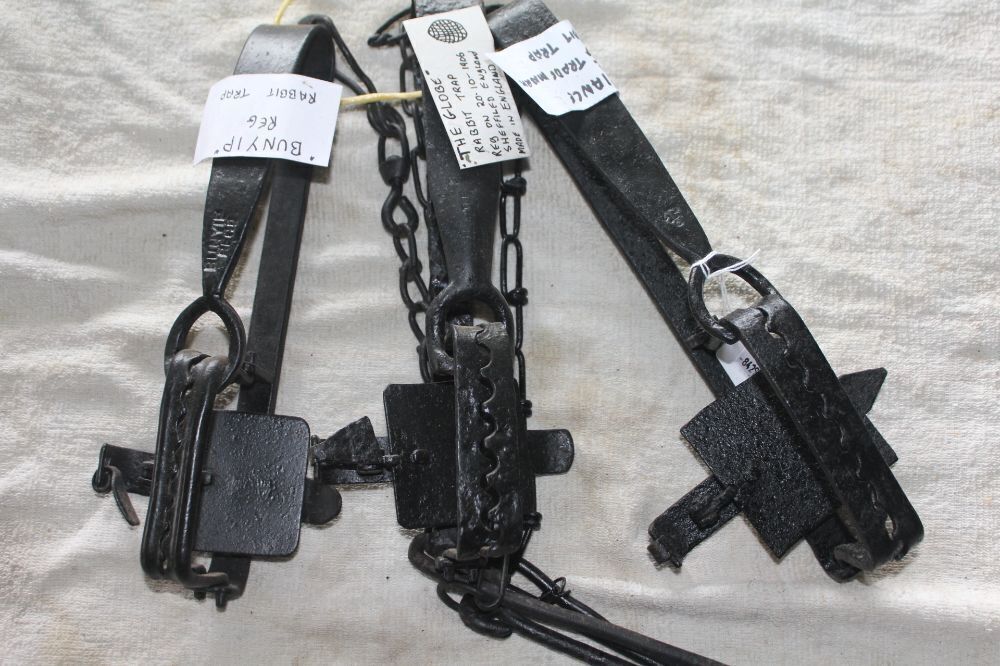 3 x Vintage Traps inc. Defiance T.M. Rabbit Trap - The Globe Rabbit ...