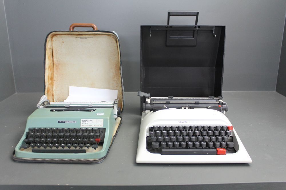 2 x Vintage Olivetti Portable Typewriters in Cases - Letters 32 and ...