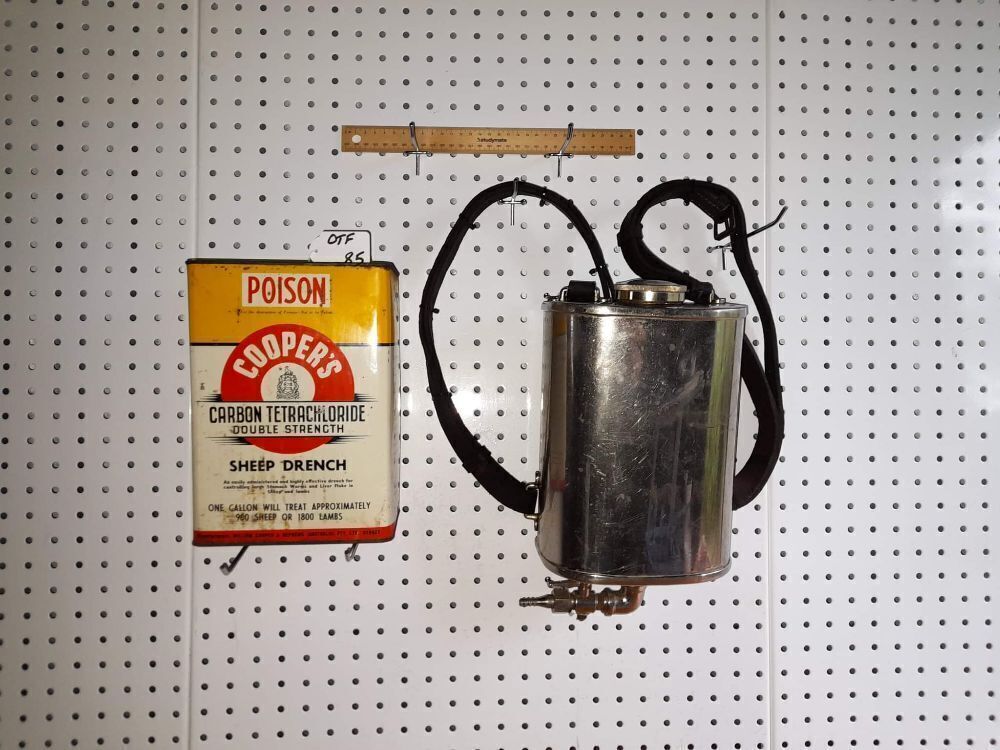 VINTAGE 1 GALLON COOPERS SHEEP DRENCH TIN and STAINLESS STEEL 1 GALLON ...