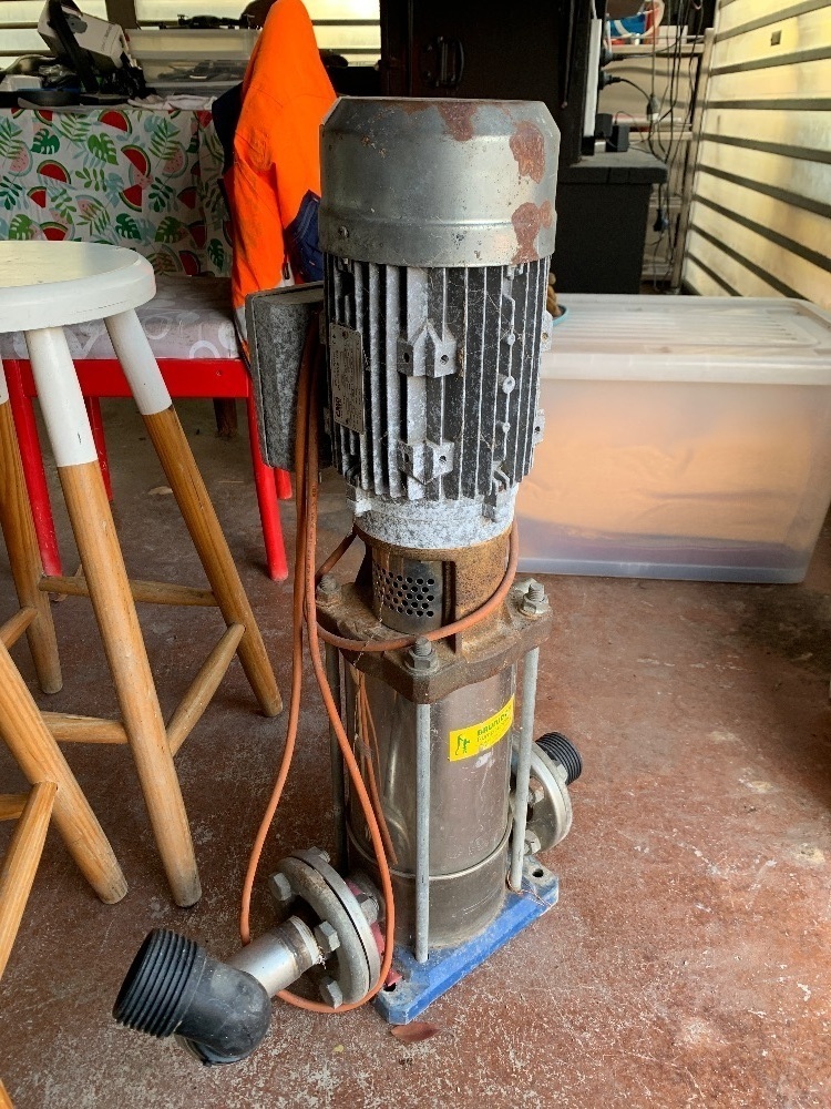 Lowara water pump with single phase induction motor