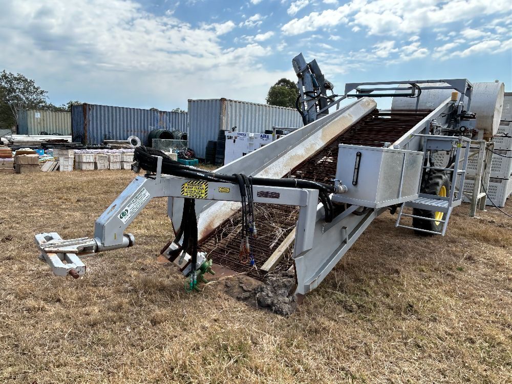 Purpose Manufactures Ginger Harvester with Hydraulic Powered Elevators ...
